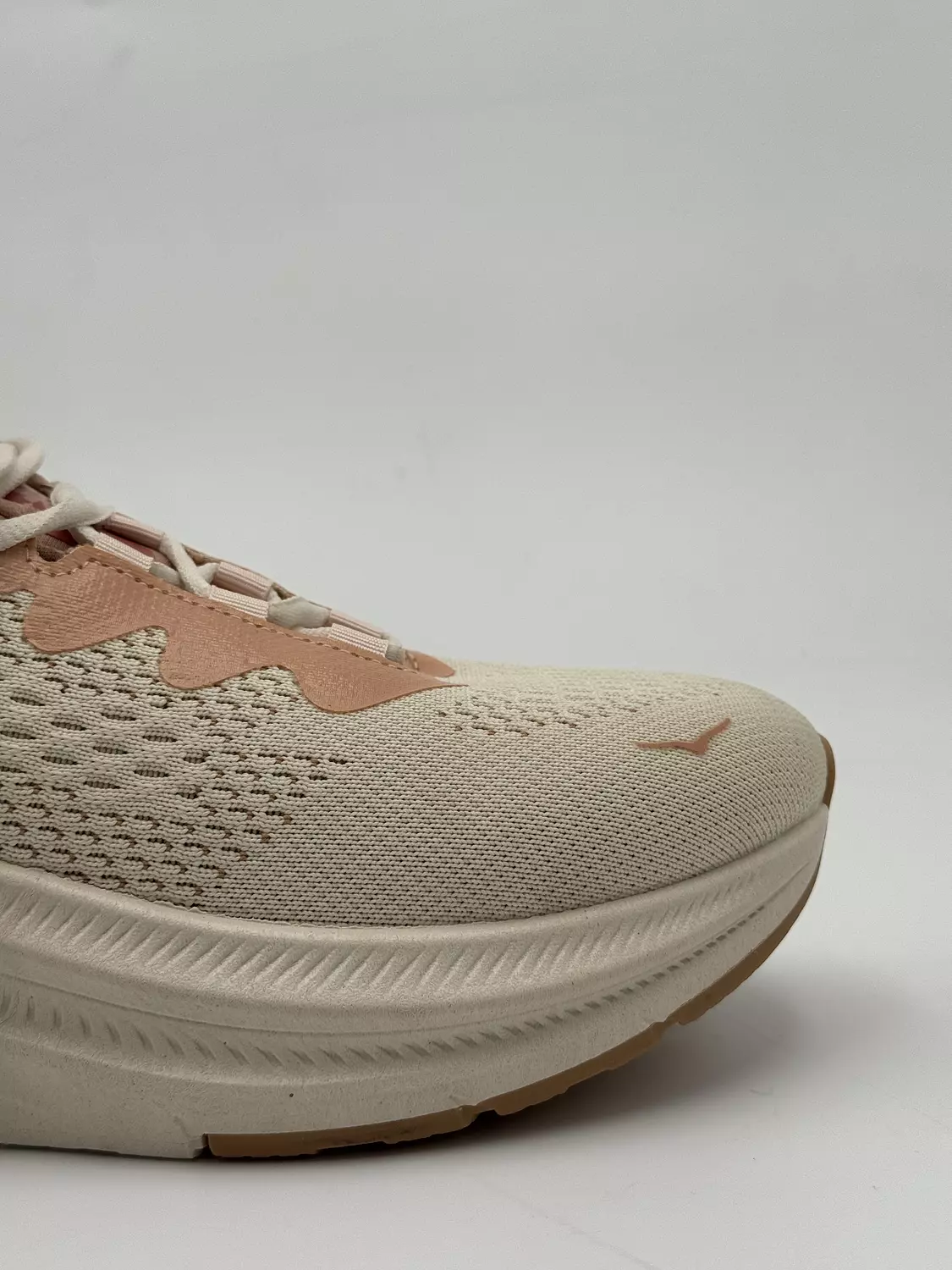 Hoka Kawana (vanilla sand stone) | BOW