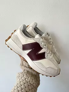 New Balance 327 Maroon | Space Store