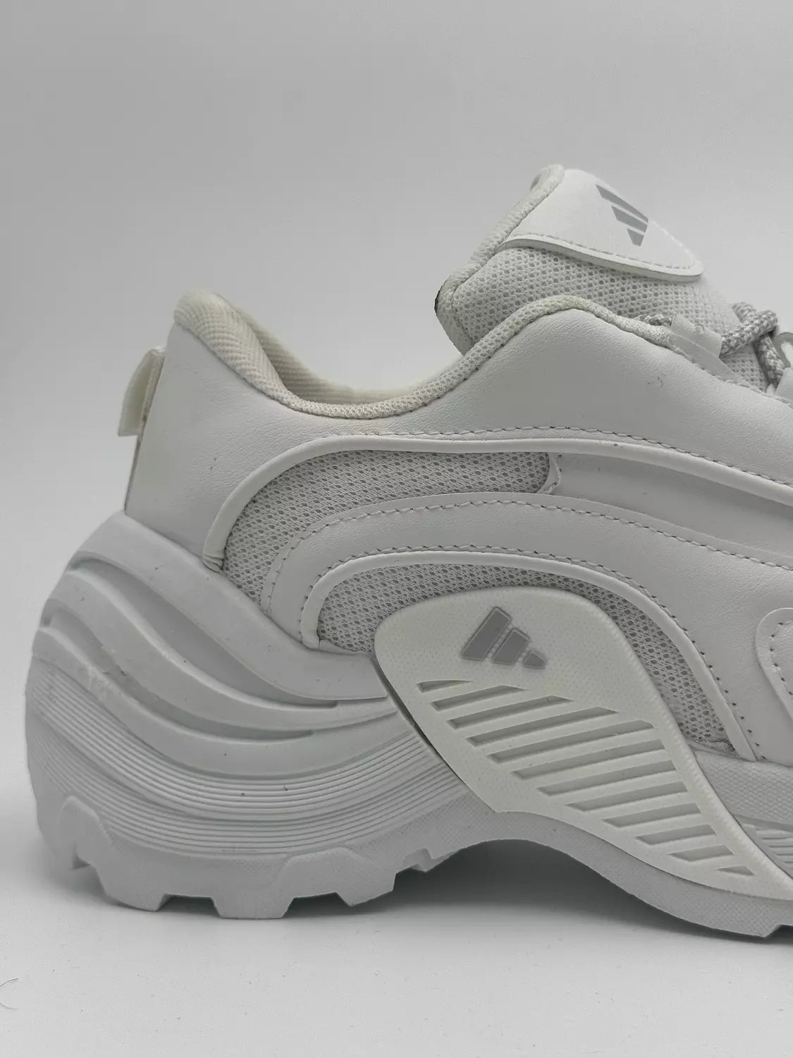 Adidas Wonder Runner Turbo (white) | BOW