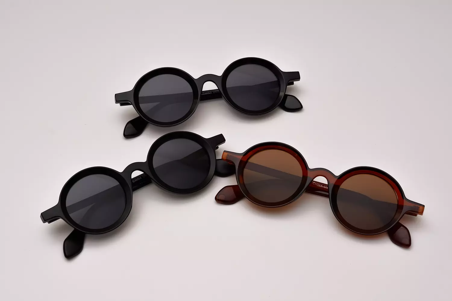 Plastic circular frame | Peer.eg