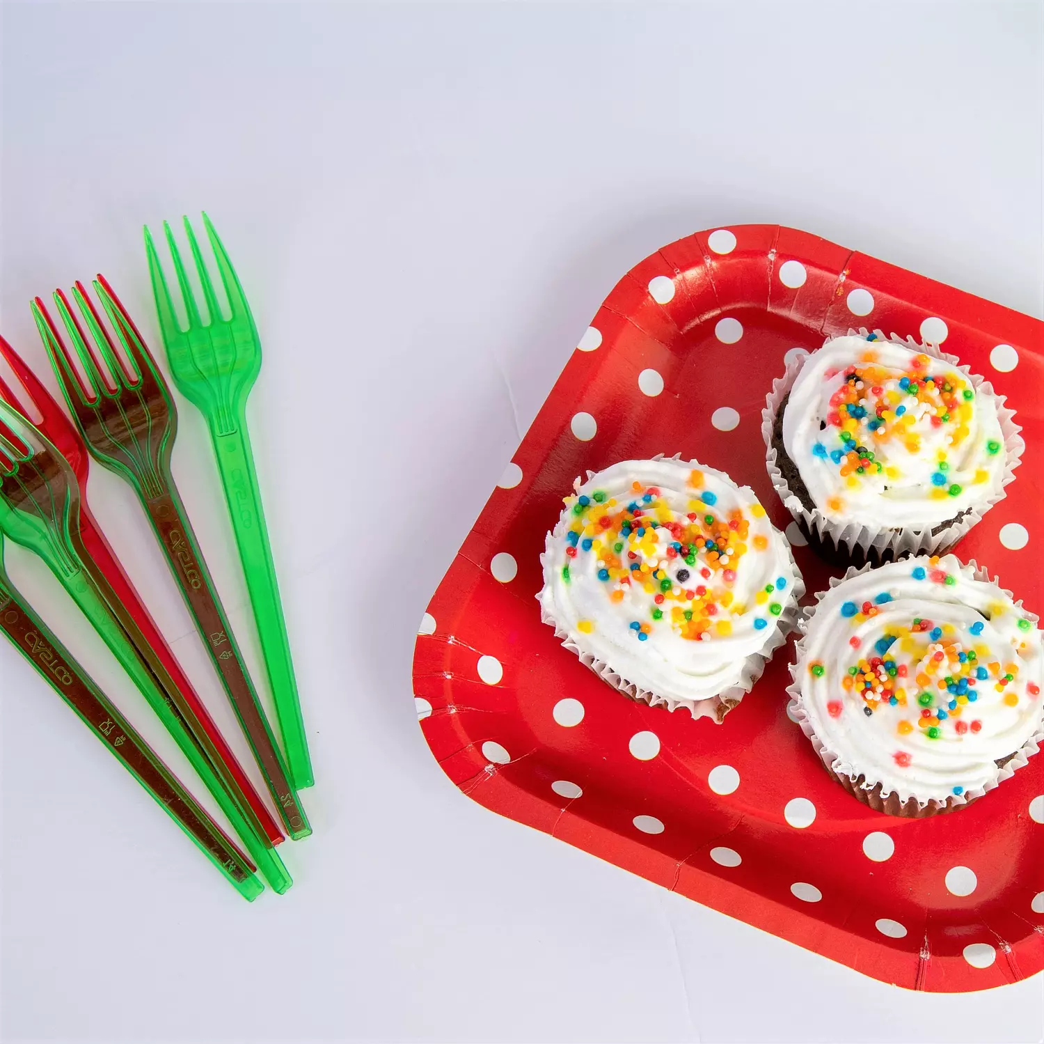 Red White Dots Square Paper Plates | Maison de Fete
