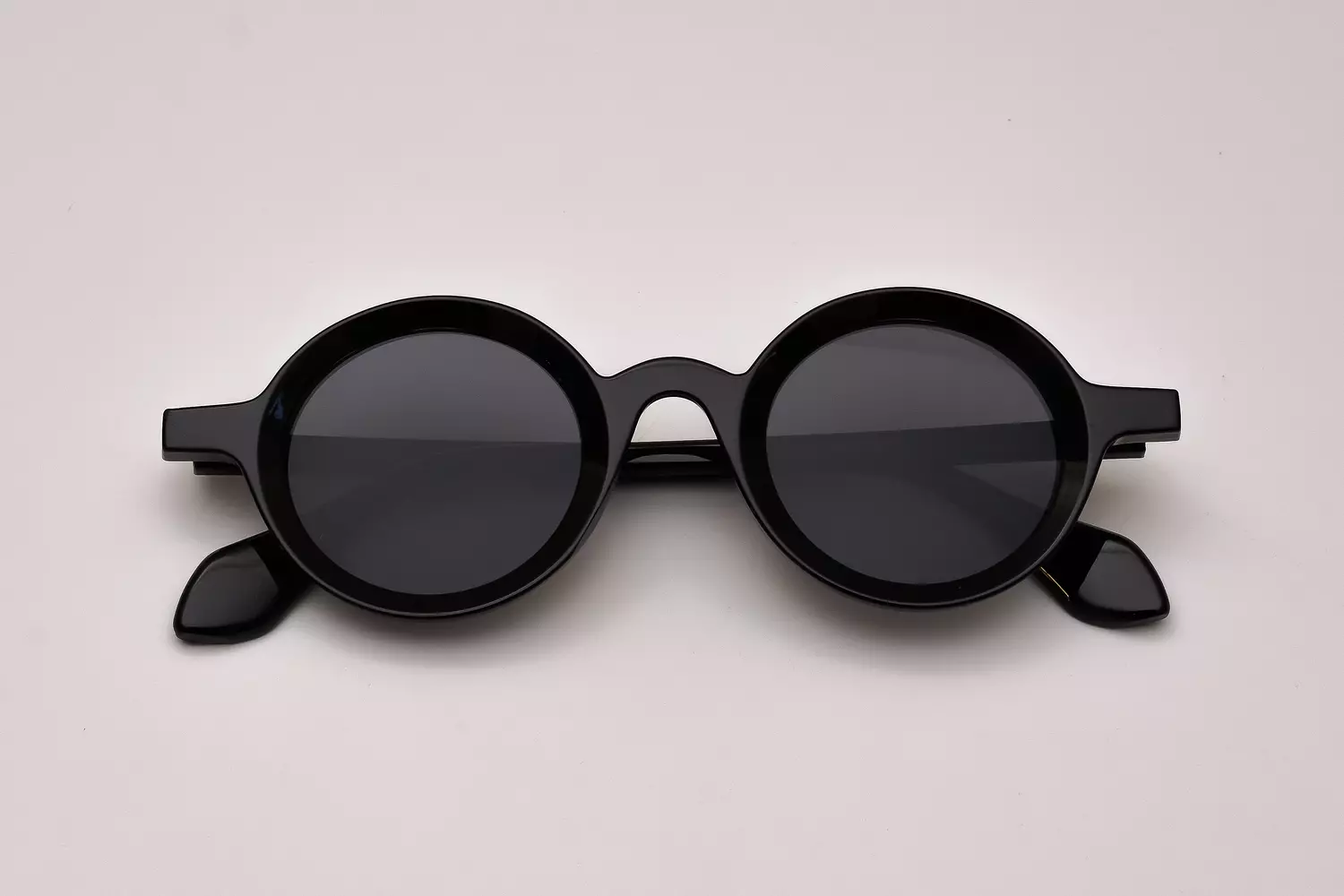 Plastic circular frame | Peer.eg