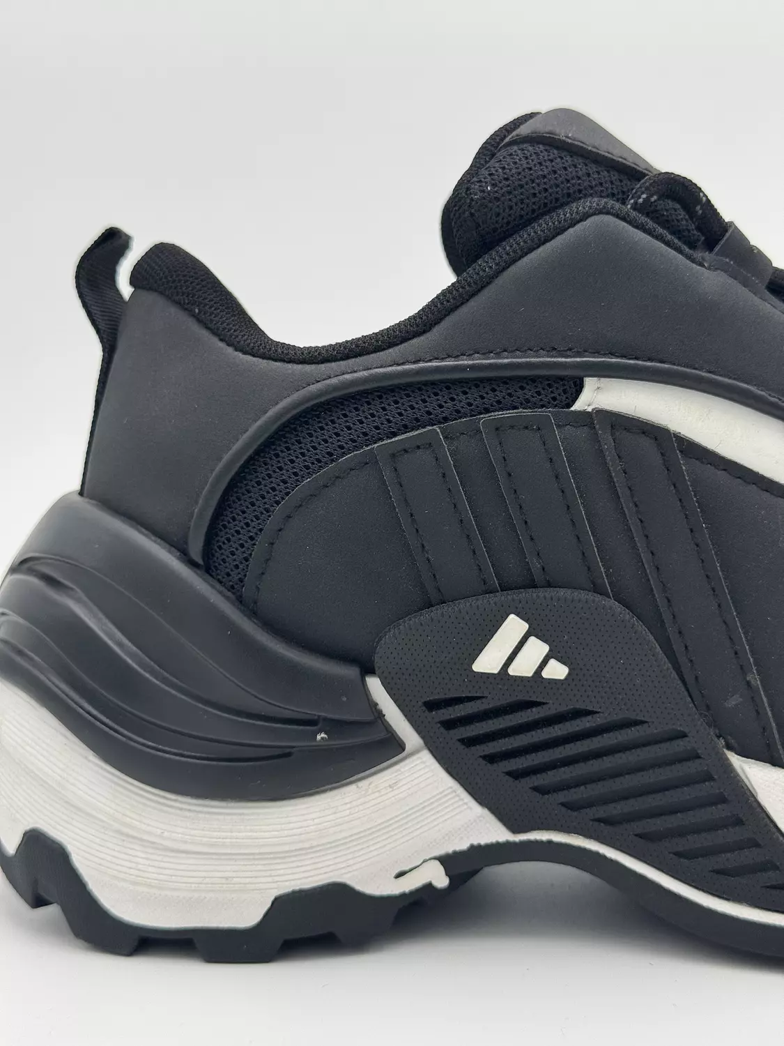 Adidas Wonder Runner Turbo | BOW