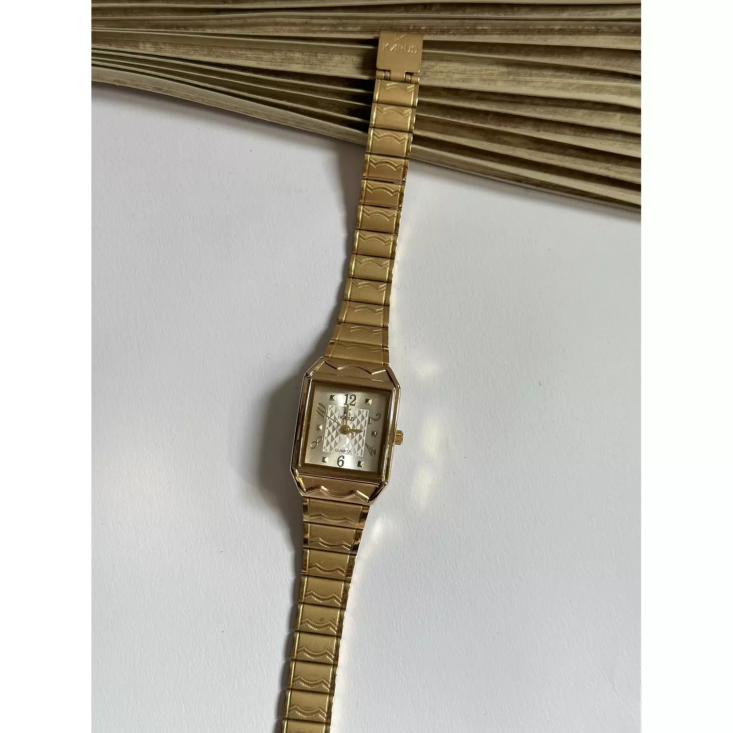 Vintage Square Watch | glowy
